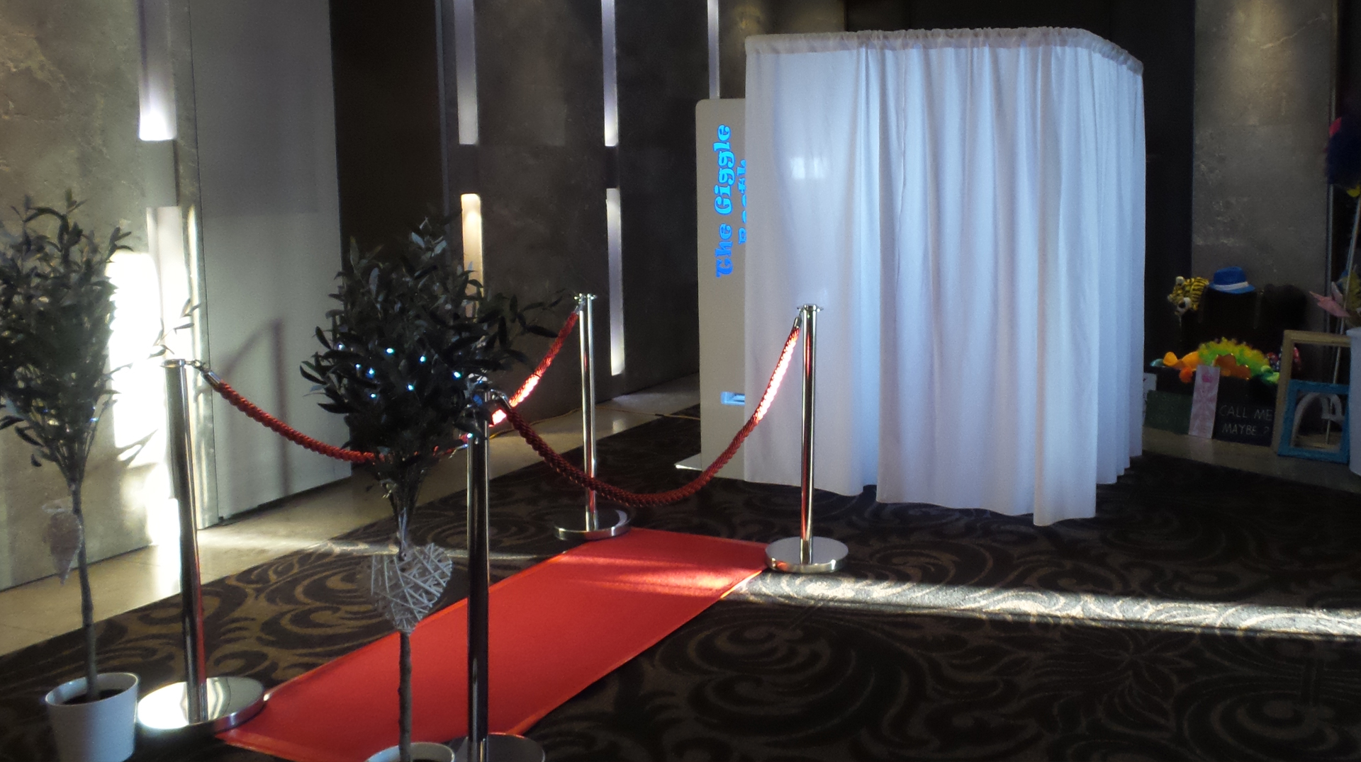 The Giggle Booth - Photo Booths