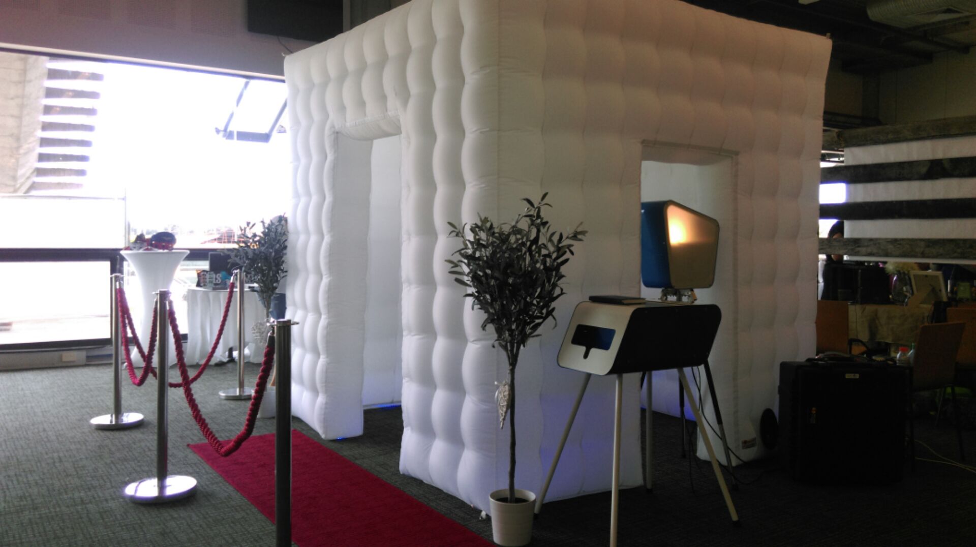 The Giggle Booth - Photo Booths